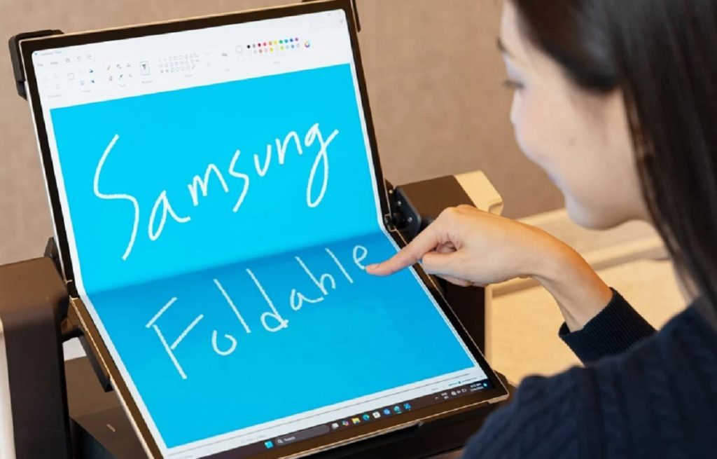 Samsung Perkenalkan Tablet Layar Lipat OLED 18,1 Inci di CES 2025 ...